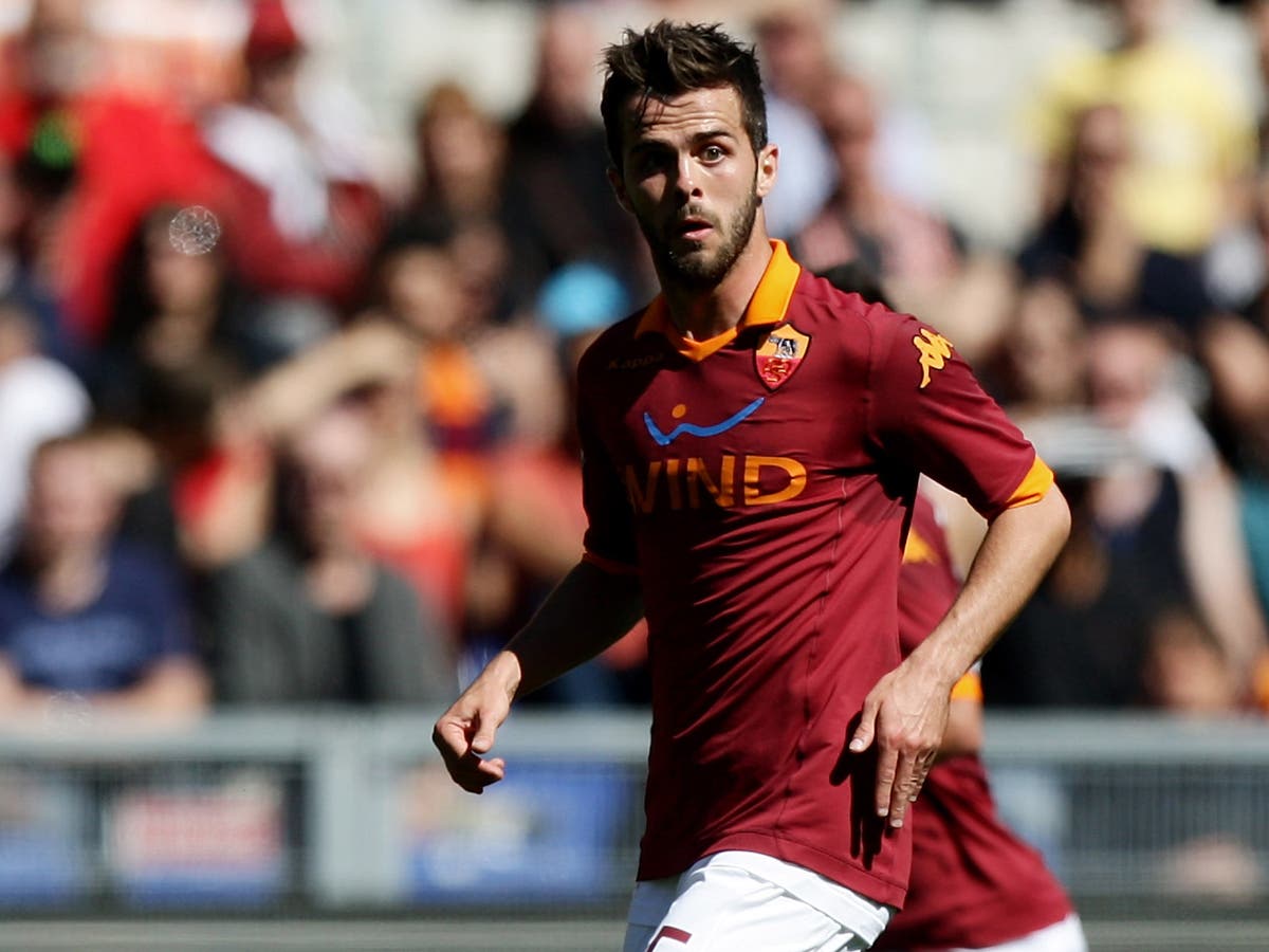 Transfer news: Roma midfielder Miralem Pjanic 'flattered' by Manchester ...