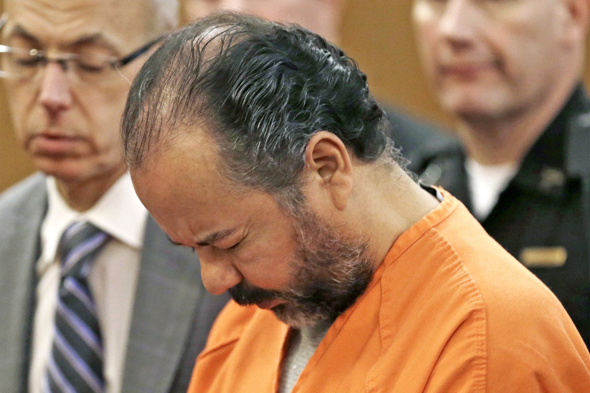 Ohio abductions: Ariel Castro pleads not guilty to 329 charges ...