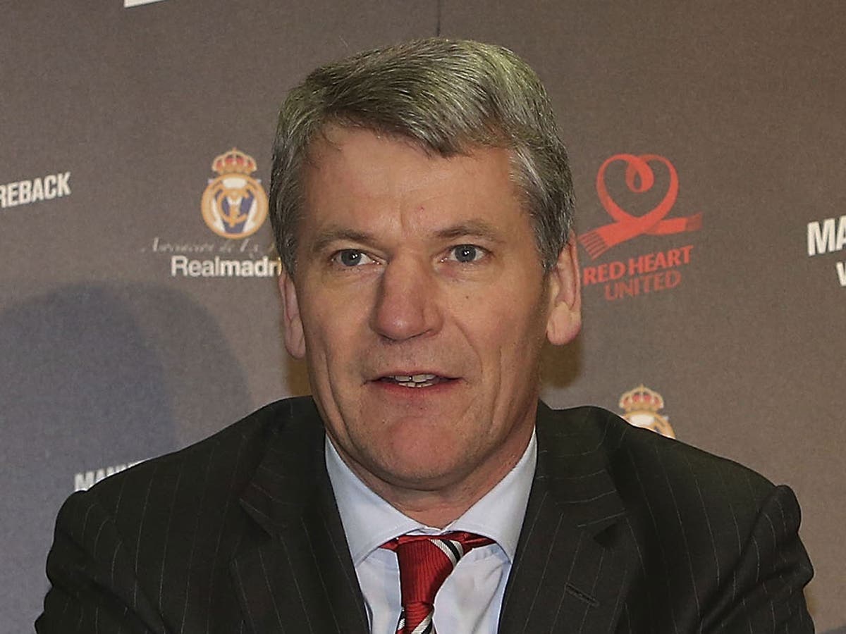 Former Manchester United chief David Gill on a collision course with ...