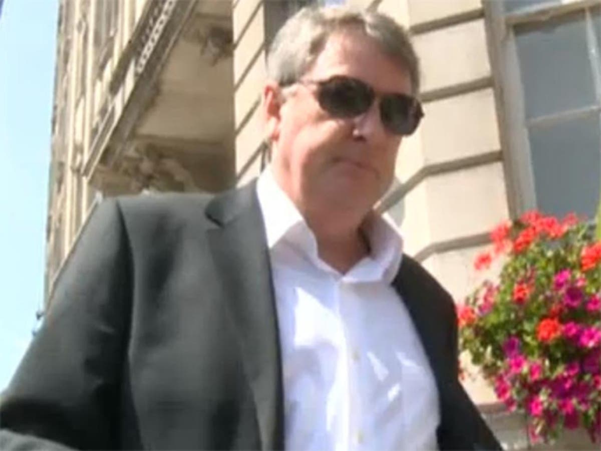 Smoking gun? David Cameron dodges Lynton Crosby cigarette packaging ...