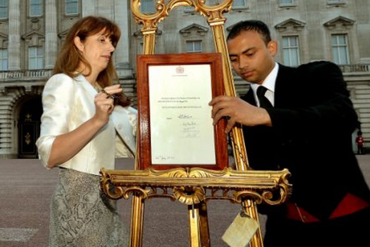 Indian footman who helped to announce the birth of Prince George to the ...