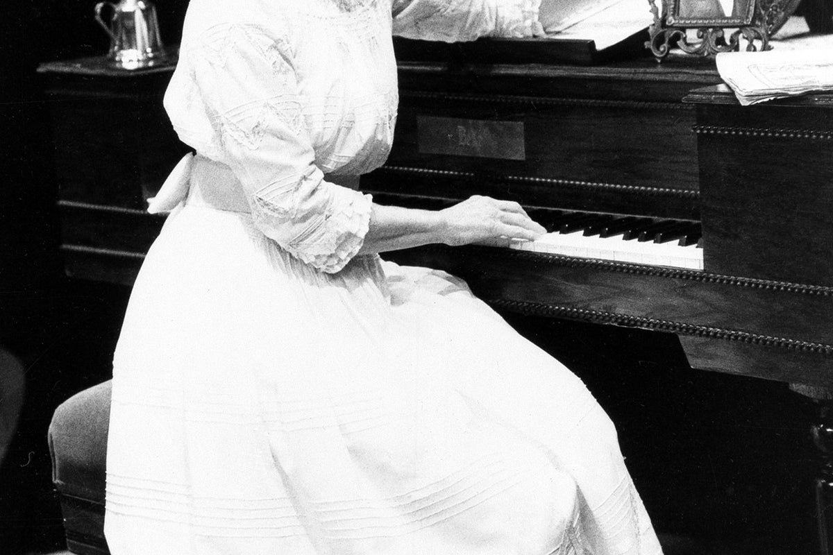 Julie Harris: Actress best known for the stage work that brought her ...