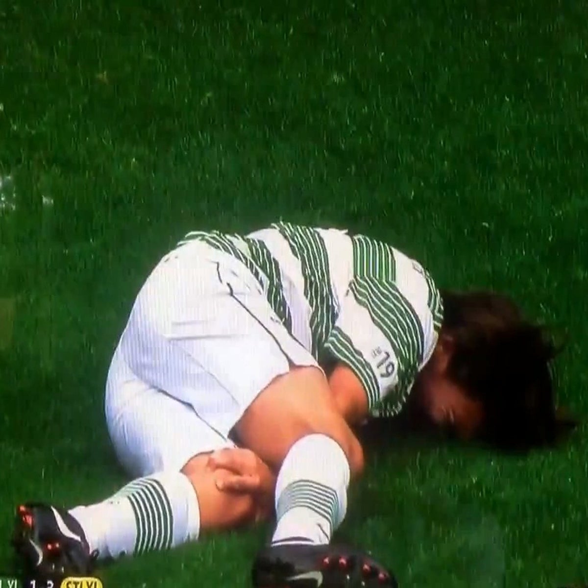 Louis Tomlinson Knee Injury 1,556 Soccer Knee Injury Stock Photos,