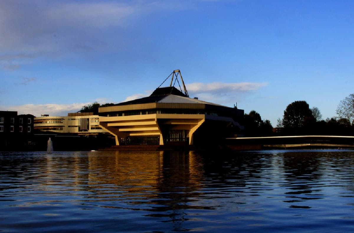 'Grab a vodka and calm down': Accommodation meltdown as York freshers ...