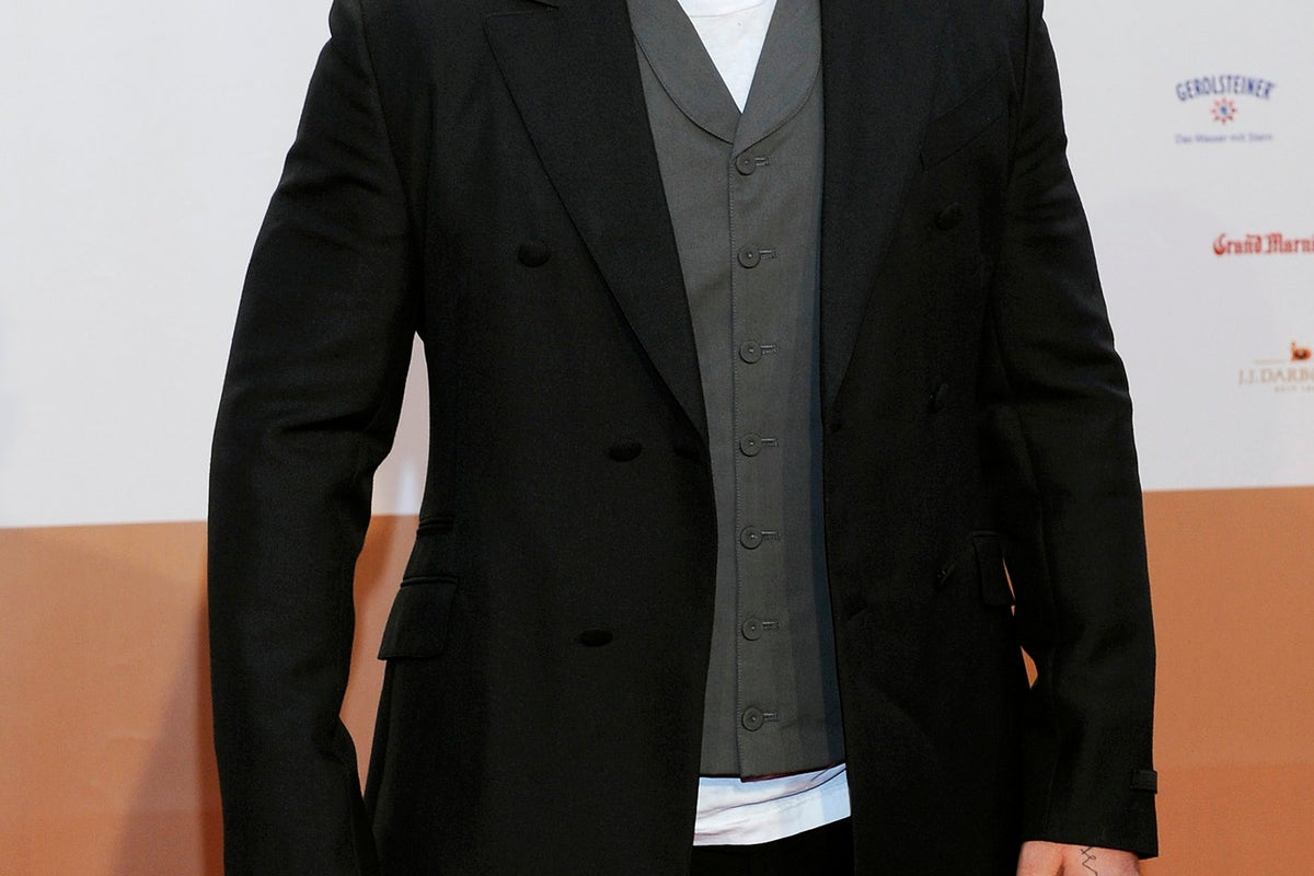 Robbie 'the fat one from Take That' Williams writes song called 'No One ...