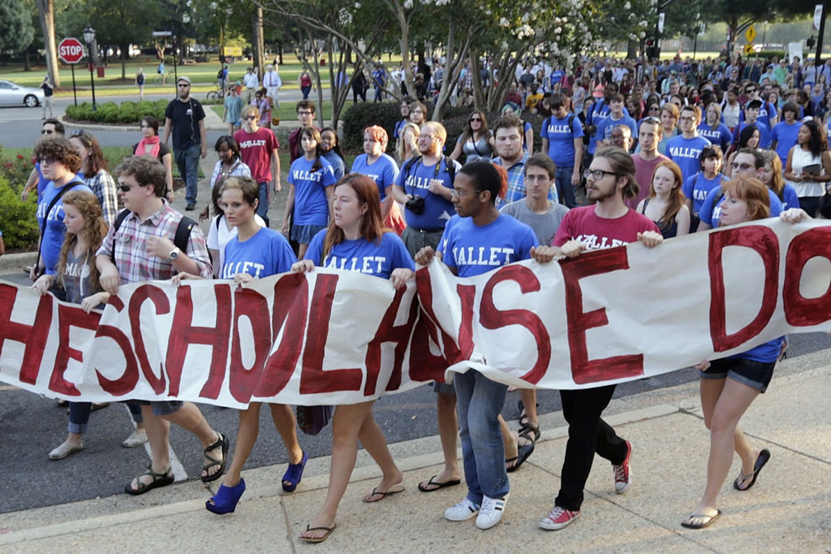 'Segregated' University of Alabama sororities finally admit black ...