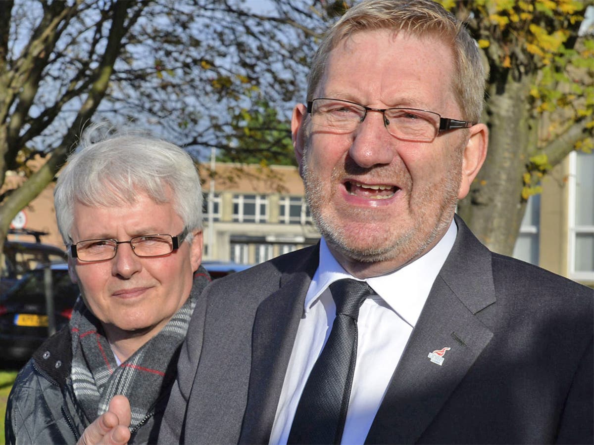 Grangemouth workers backtrack and accept deal in bid to avoid closure ...