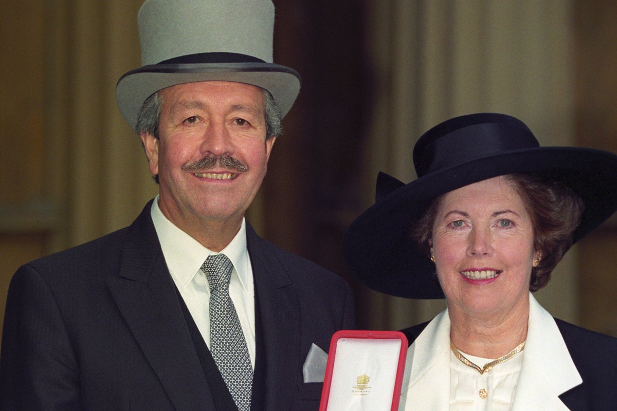 Sir Gil Thompson: Baggage handler who rose to change the face of long ...