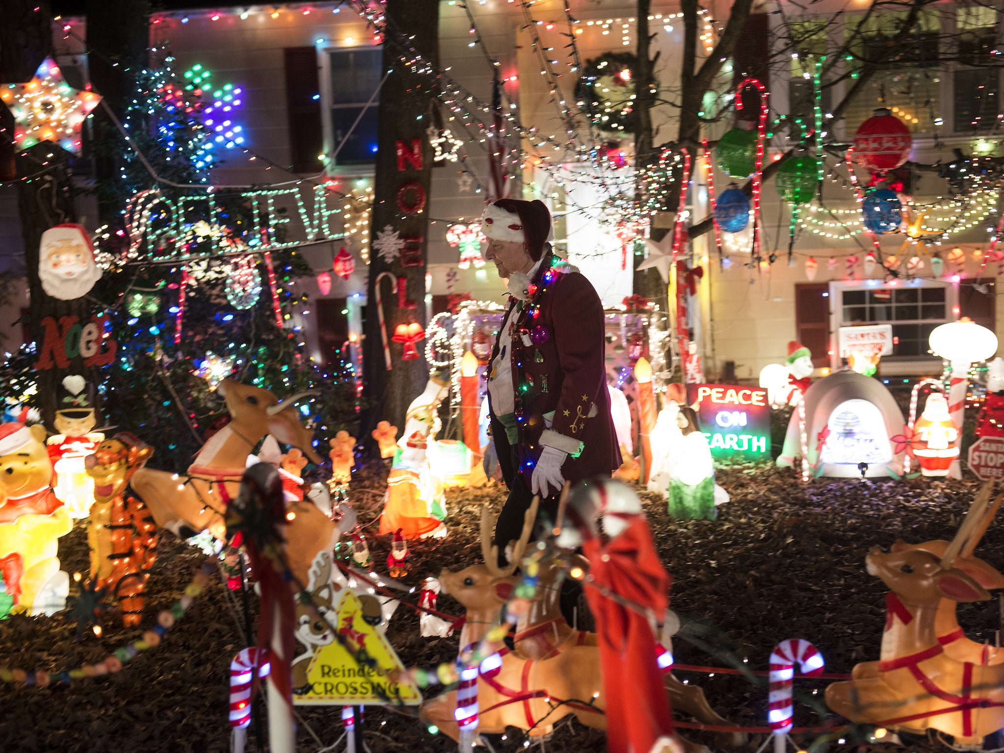 Australian Family Reclaims World Record For Christmas Lights Cnncom
