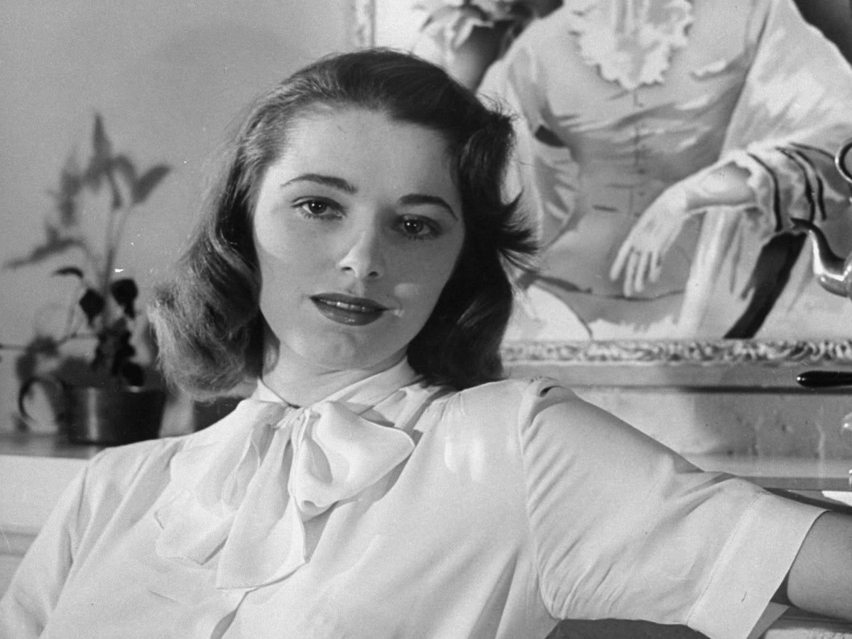 Eleanor Parker Smoking