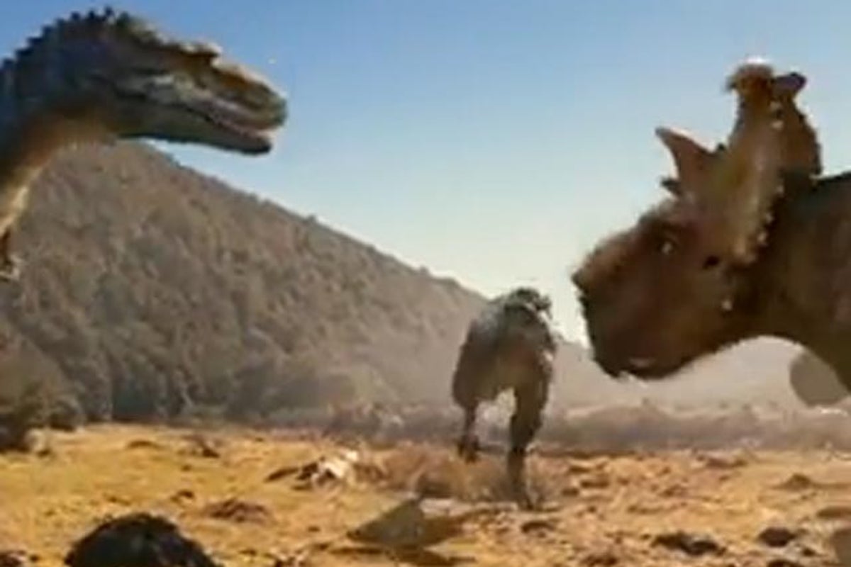 Video: Walking with Dinosaurs - Building a dinosaur featurette | The ...