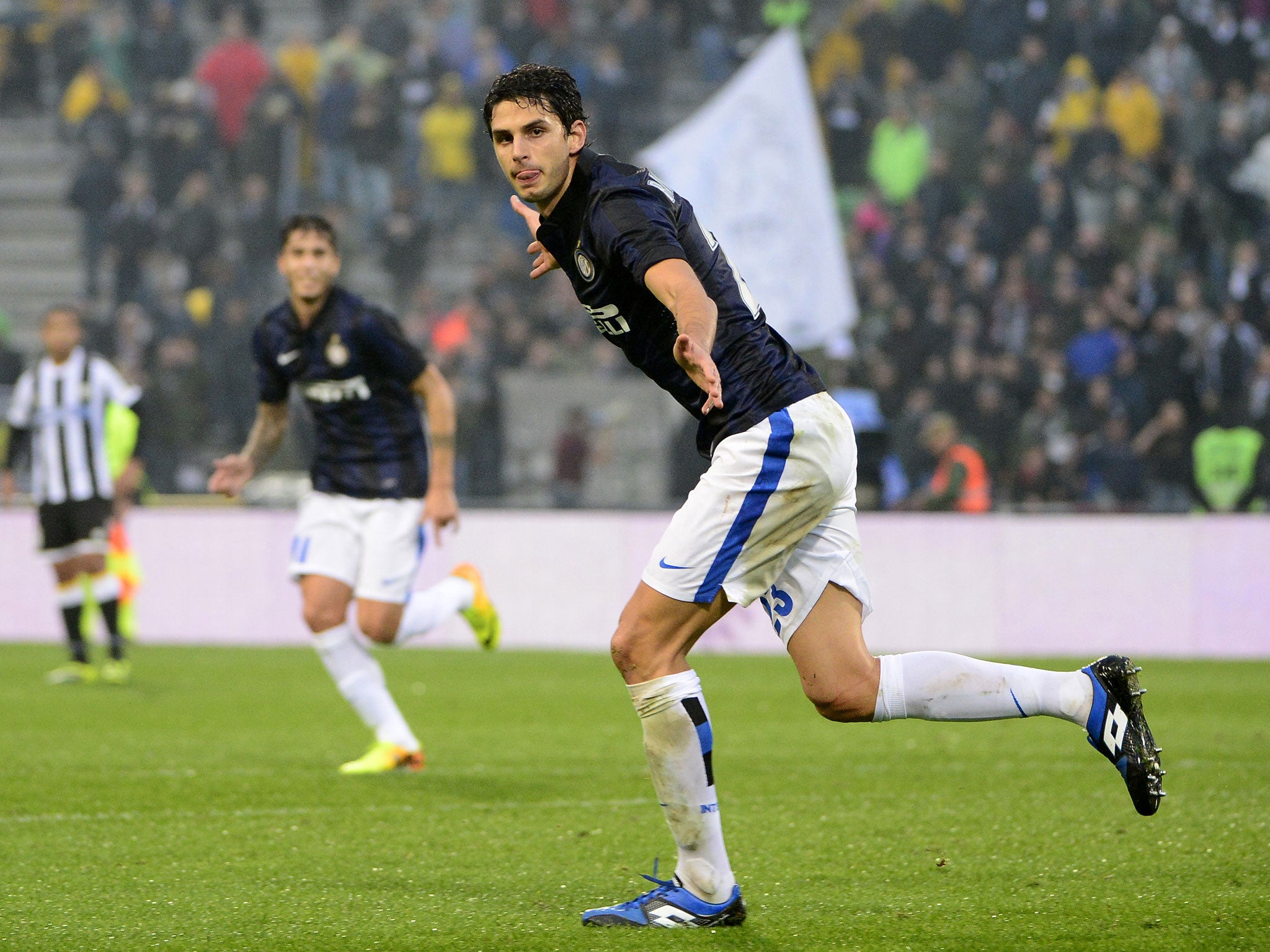 Transfer news: Chelsea look to pip Arsenal and Manchester United to ...