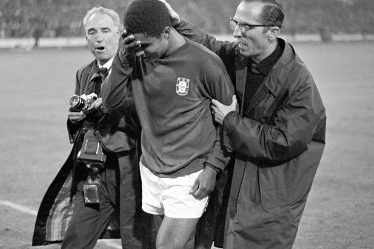 Eusebio obituary: Footballer acknowledged as one of the greatest ever ...