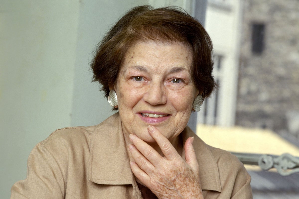 Mavis Gallant dead: Canadian short story writer dies aged 91, publisher ...