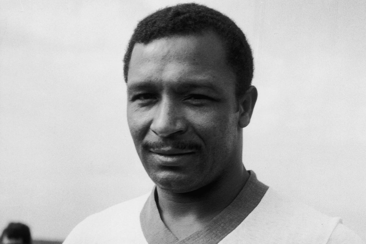 Mario Coluna: Footballer whose majestic gifts made him the ideal foil ...