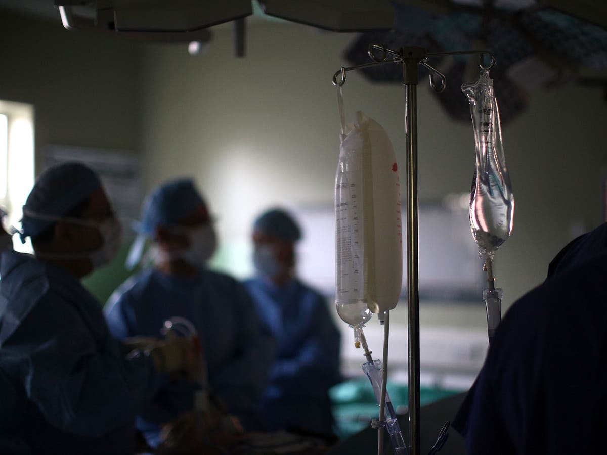 ‘Drunk anaesthetist caused patient’s death’ | The Independent | The ...