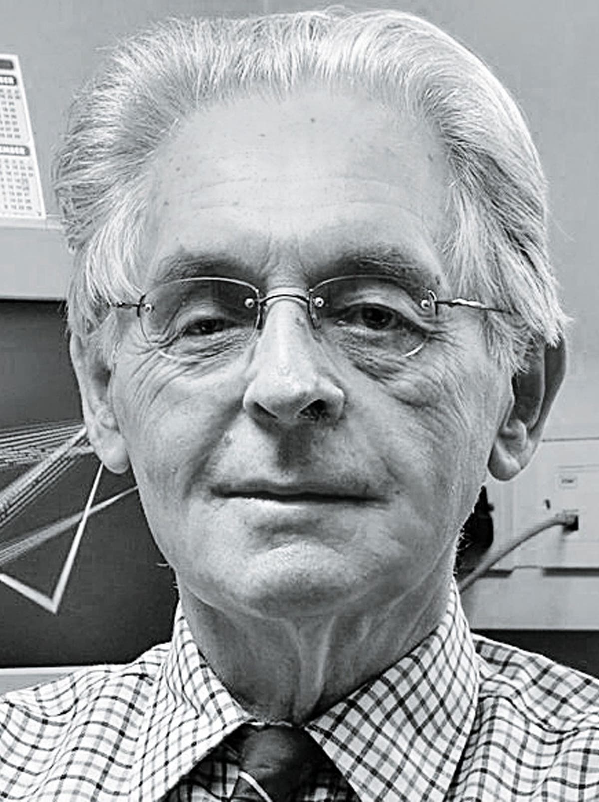 Professor Wyn Roberts: Noted authority on surface science who did ...