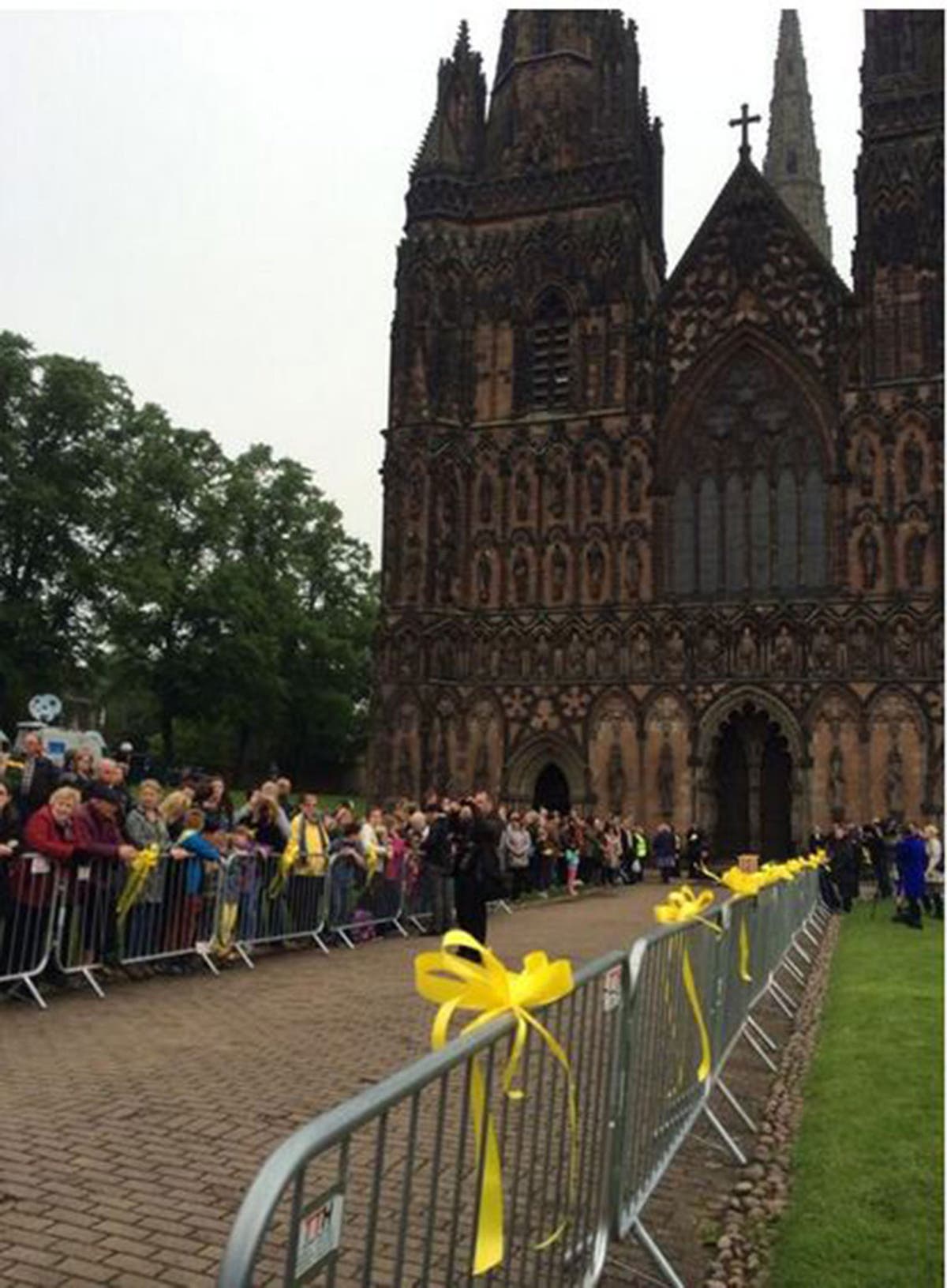 Stephen Sutton funeral: Hundreds of mourners pay tribute at public ...