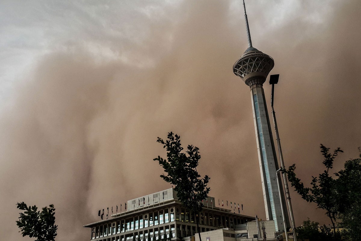 Sandstorm in Iran | The Independent | The Independent