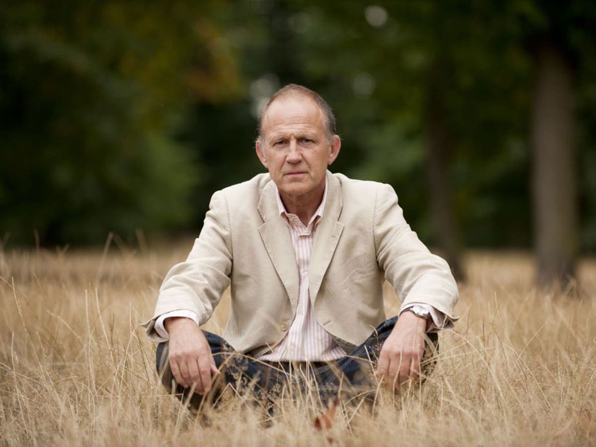 Internet spells end of long, complex literary novels, says author Tim ...