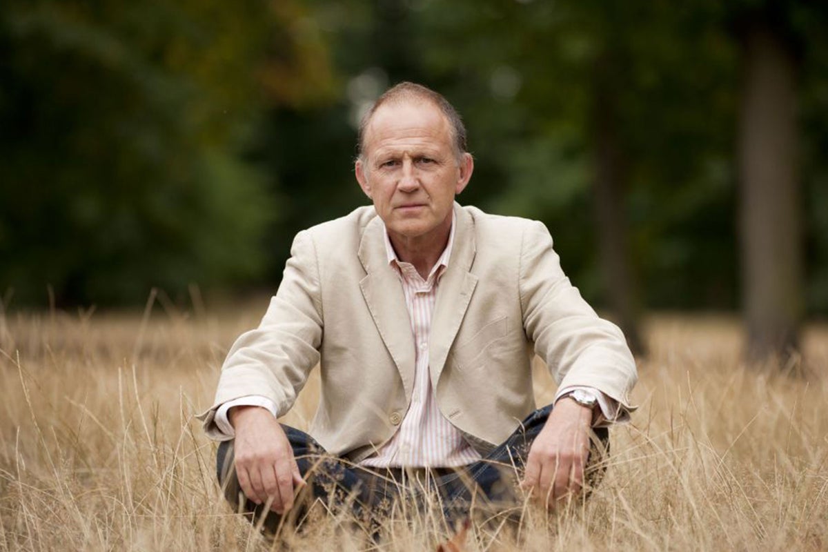 Internet spells end of long, complex literary novels, says author Tim ...