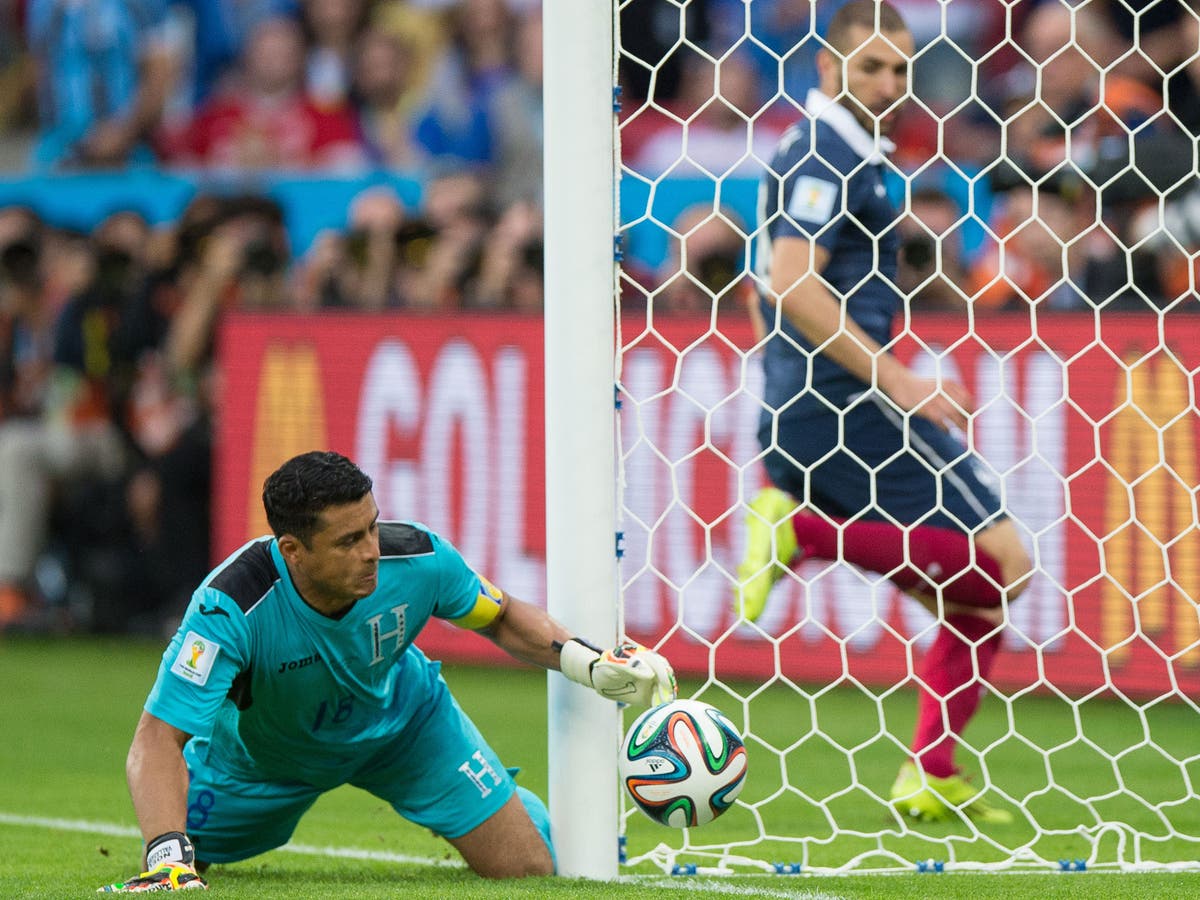 World Cup 2014: BBC presenter Jonathan Pearce gets in a mess over goal ...