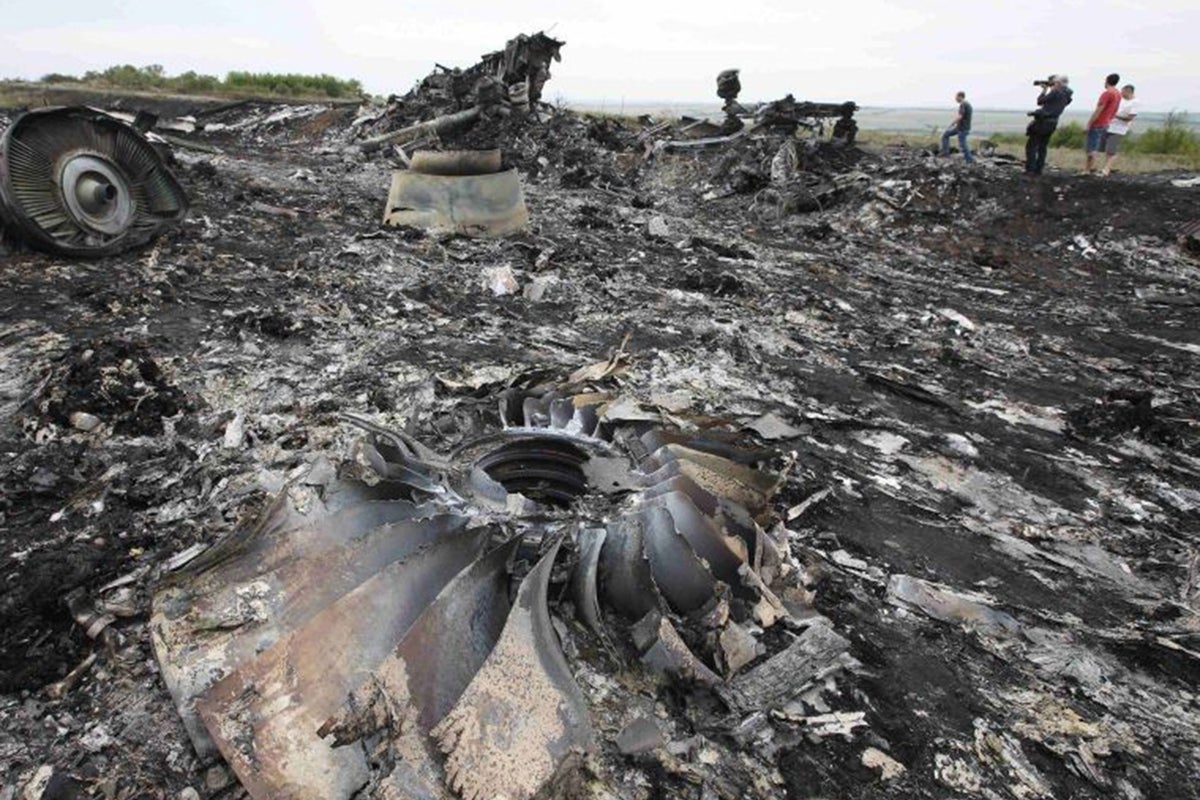 MH17 Malaysia Airlines crash: Pro-Russian separatists 'discuss downing ...
