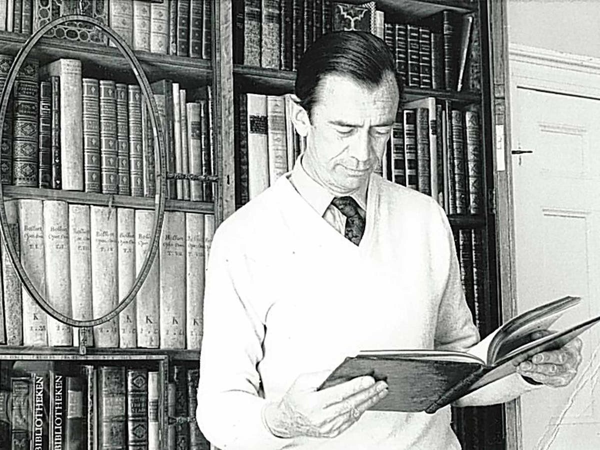 Anthony Hobson: Historian, auctioneer and scholar who followed his ...