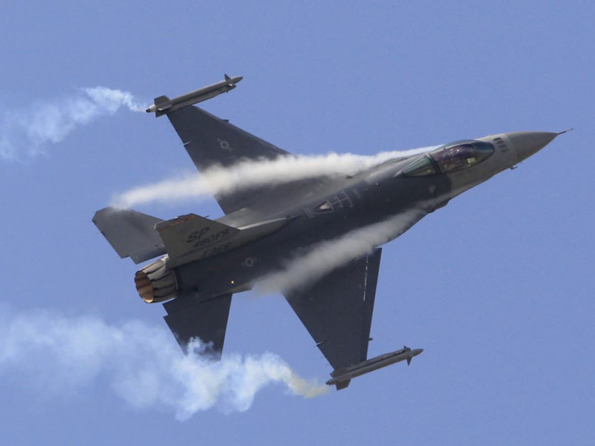 Two fighter jets scrambled and SWAT team dispatched after man threatens ...
