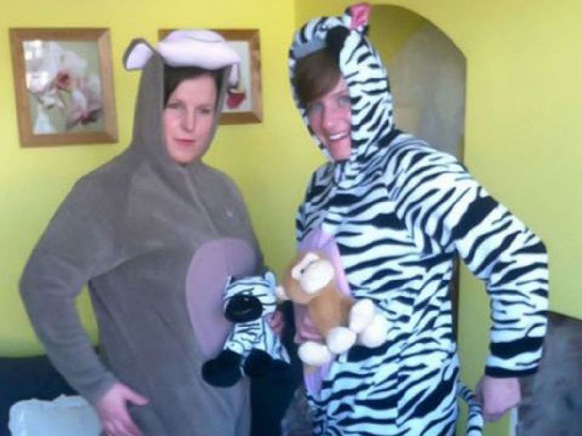 Police officers who tackled suspect in monkey and zebra onesies ...