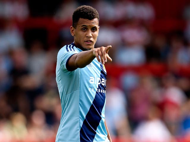 Ravel Morrison pictured in Arsenal shirt: West Ham midfielder posts ...