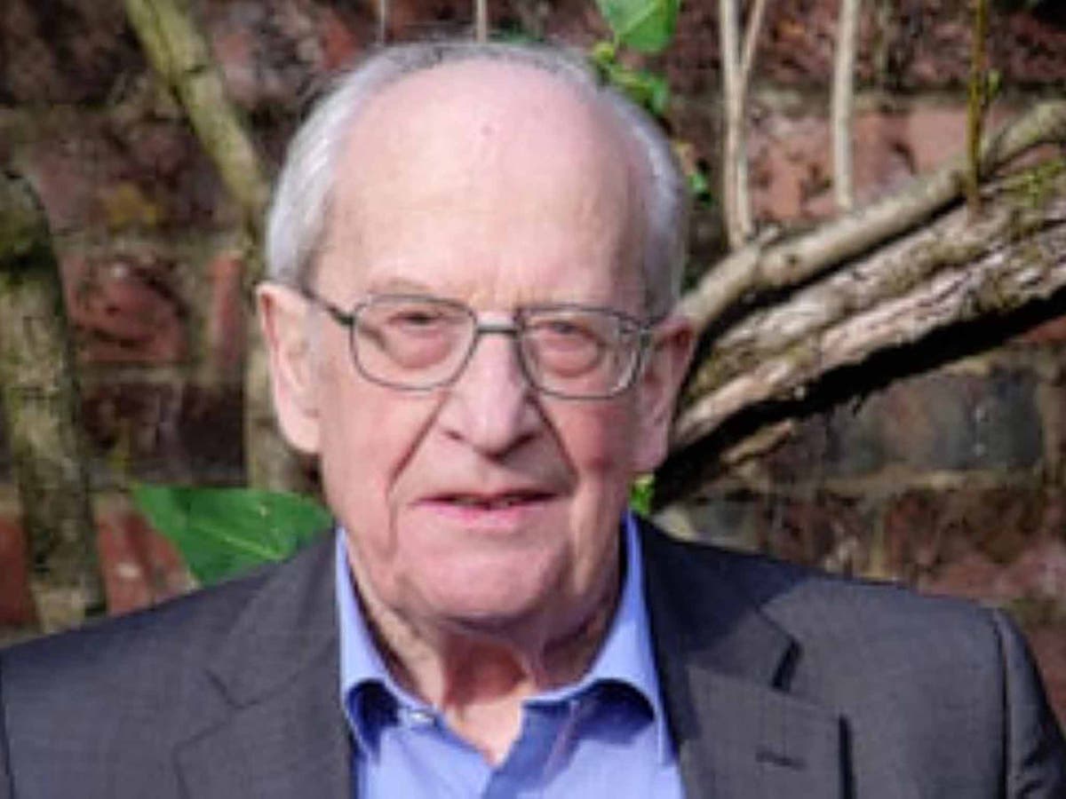 Sir Alan Peacock: British economist who also chaired the Peacock ...