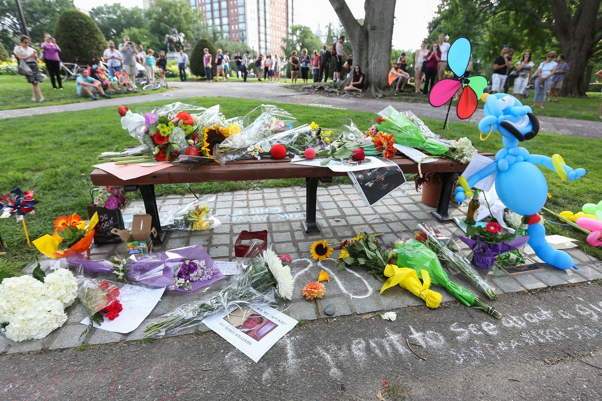 Good Will Hunting bench in Boston gets quote tributes to Robin Williams ...