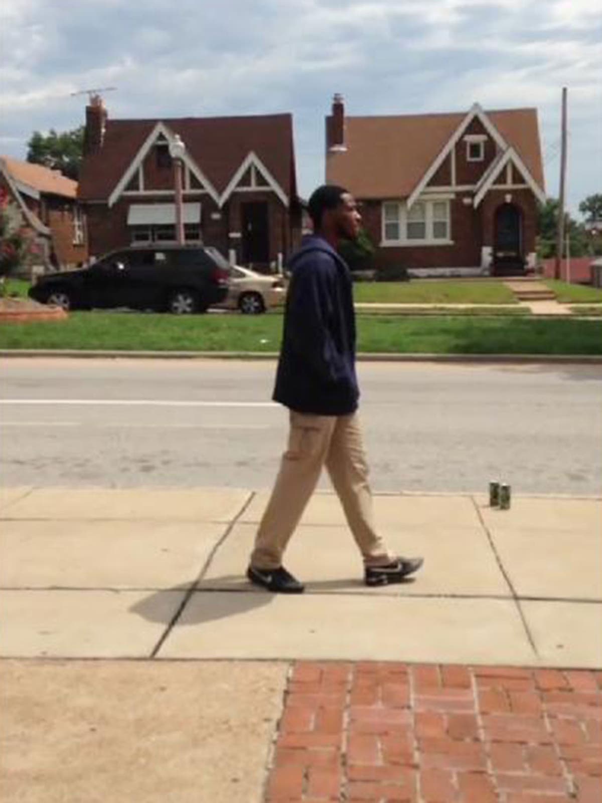 Kajieme Powell: Missouri police release video of second man killed by ...