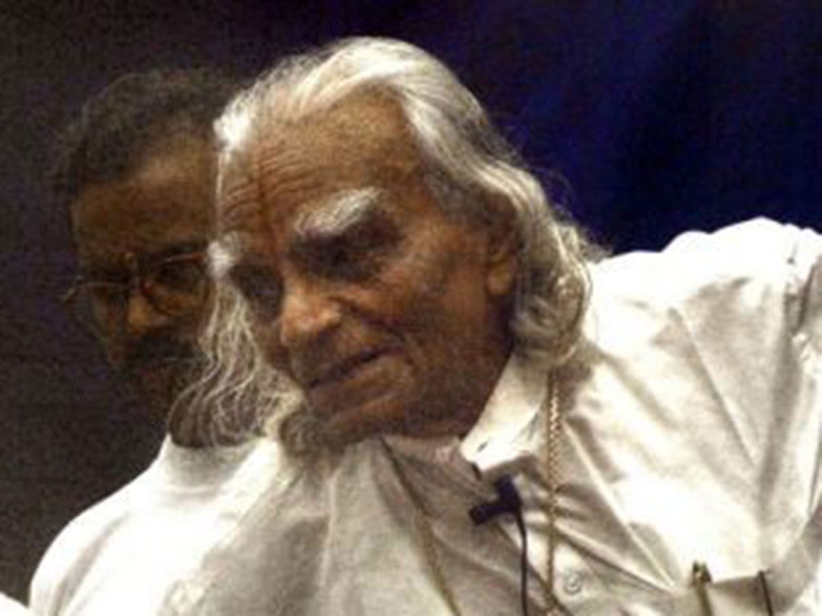 BKS Iyengar: Teacher who spread yoga around the world and numbered ...