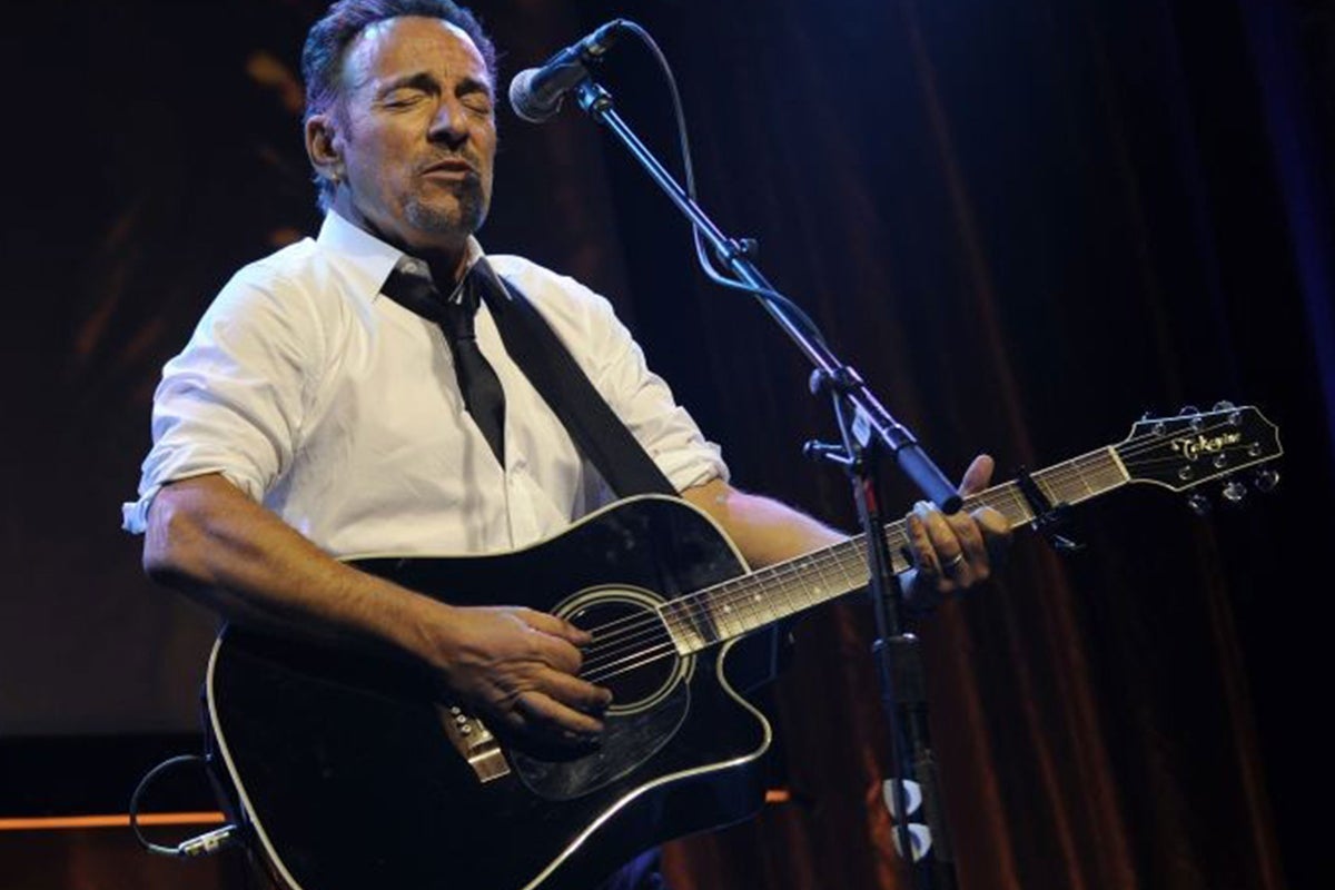 Two wealthy fans paid $300,000 to eat lasagne with Bruce Springsteen ...