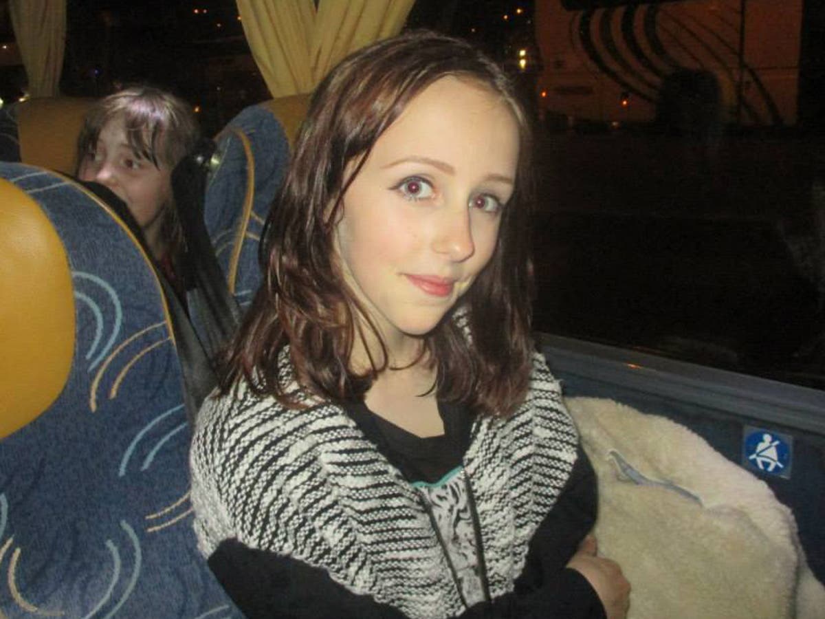 Alice Gross: Police release CCTV footage of teenager as parents appeal ...