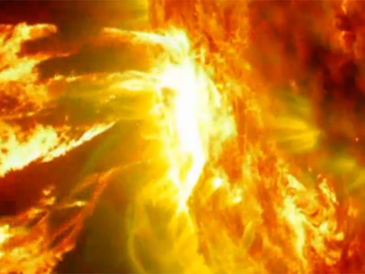 NASA reveals 'flurry of flares' from the Sun | The Independent | The ...