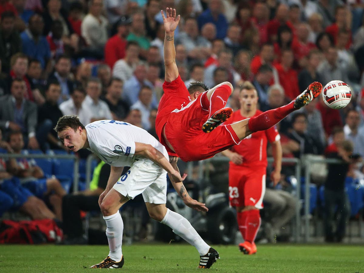 Manchester United vs QPR: Phil Jones injury to be assessed by United ...