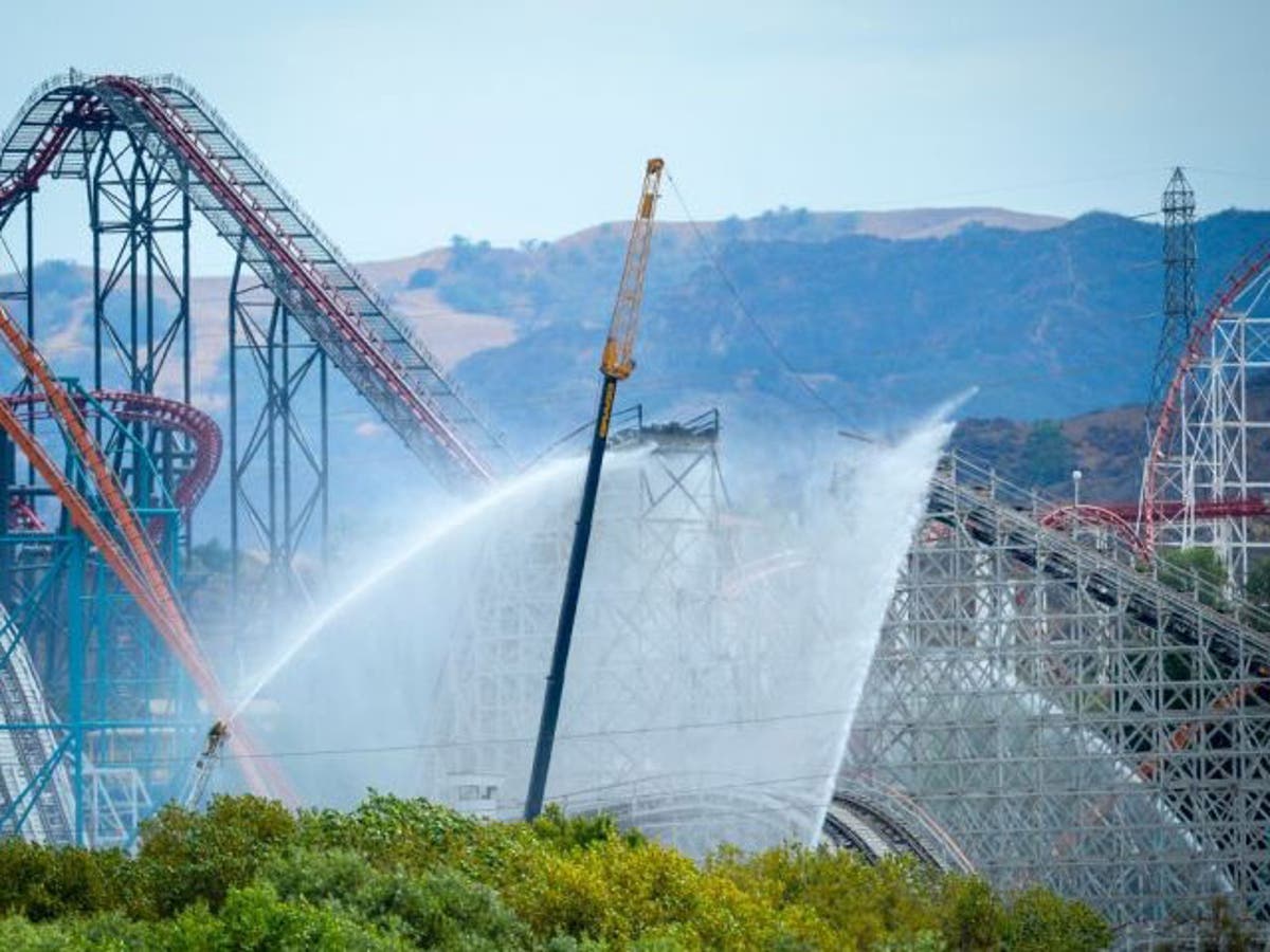 Fire on Colossus wooden rollercoaster at Six Flags Magic Mountain ...