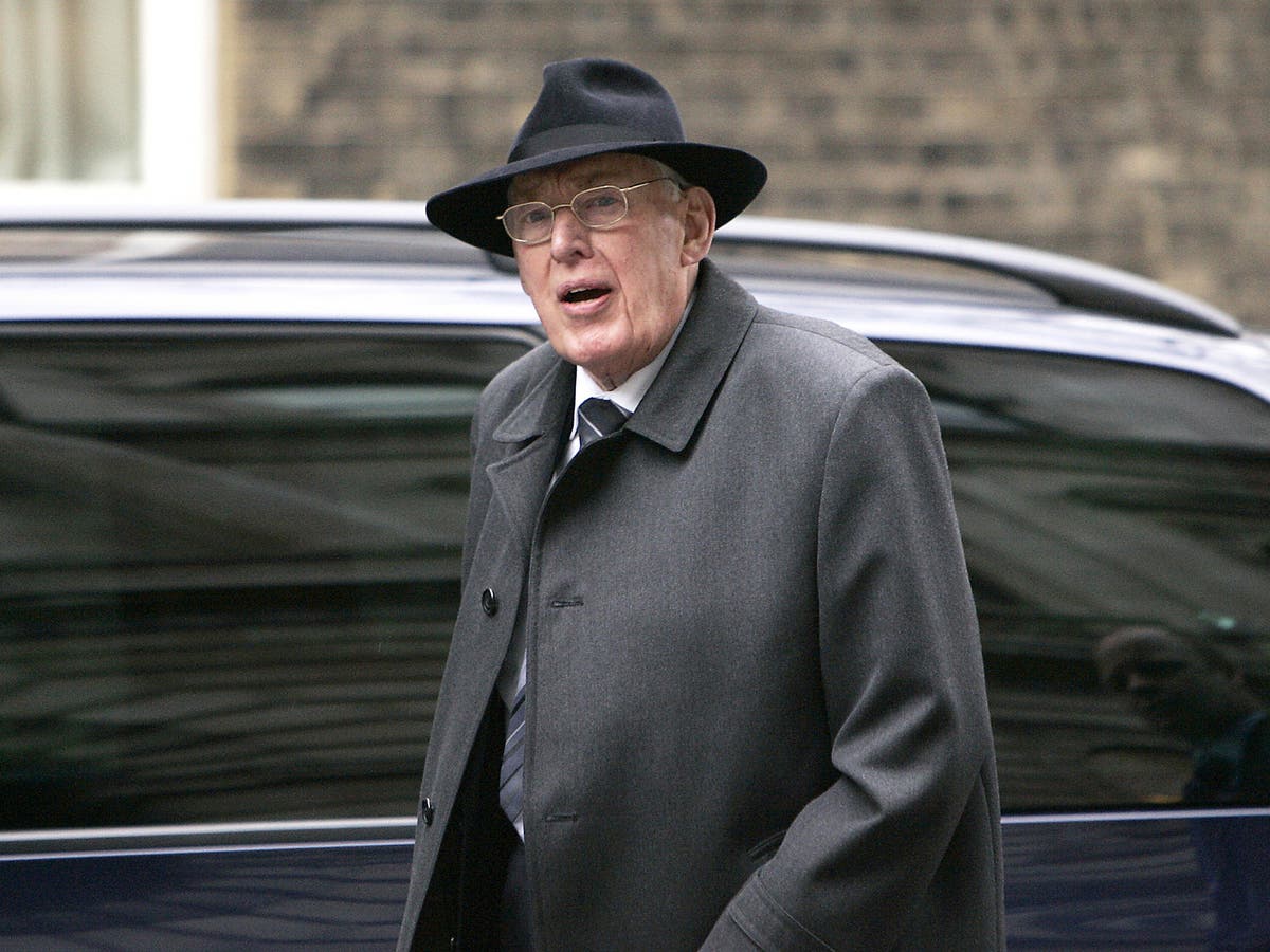 Rev Ian Paisley: Firebrand religious leader and politician who spent ...