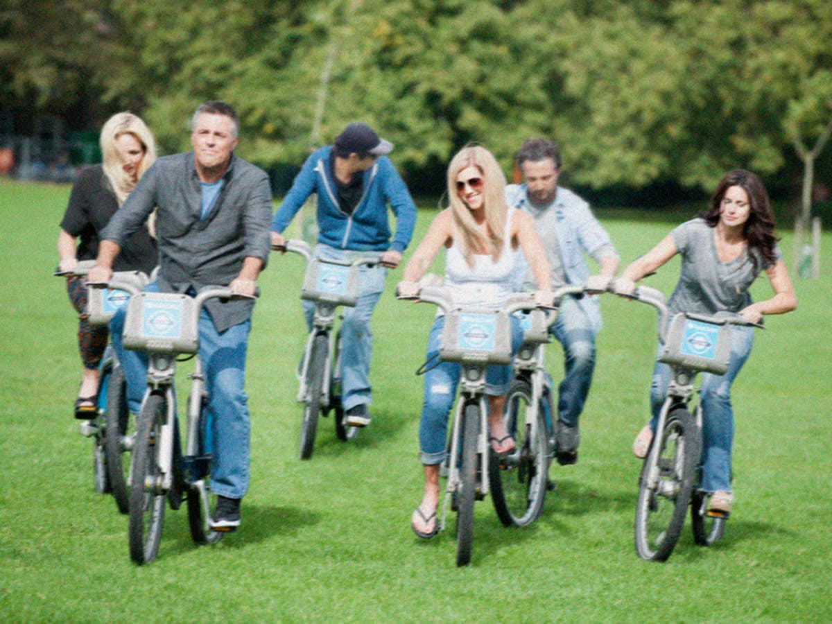 Friends 20th anniversary: Alison Jackson photographs reunited cast ...