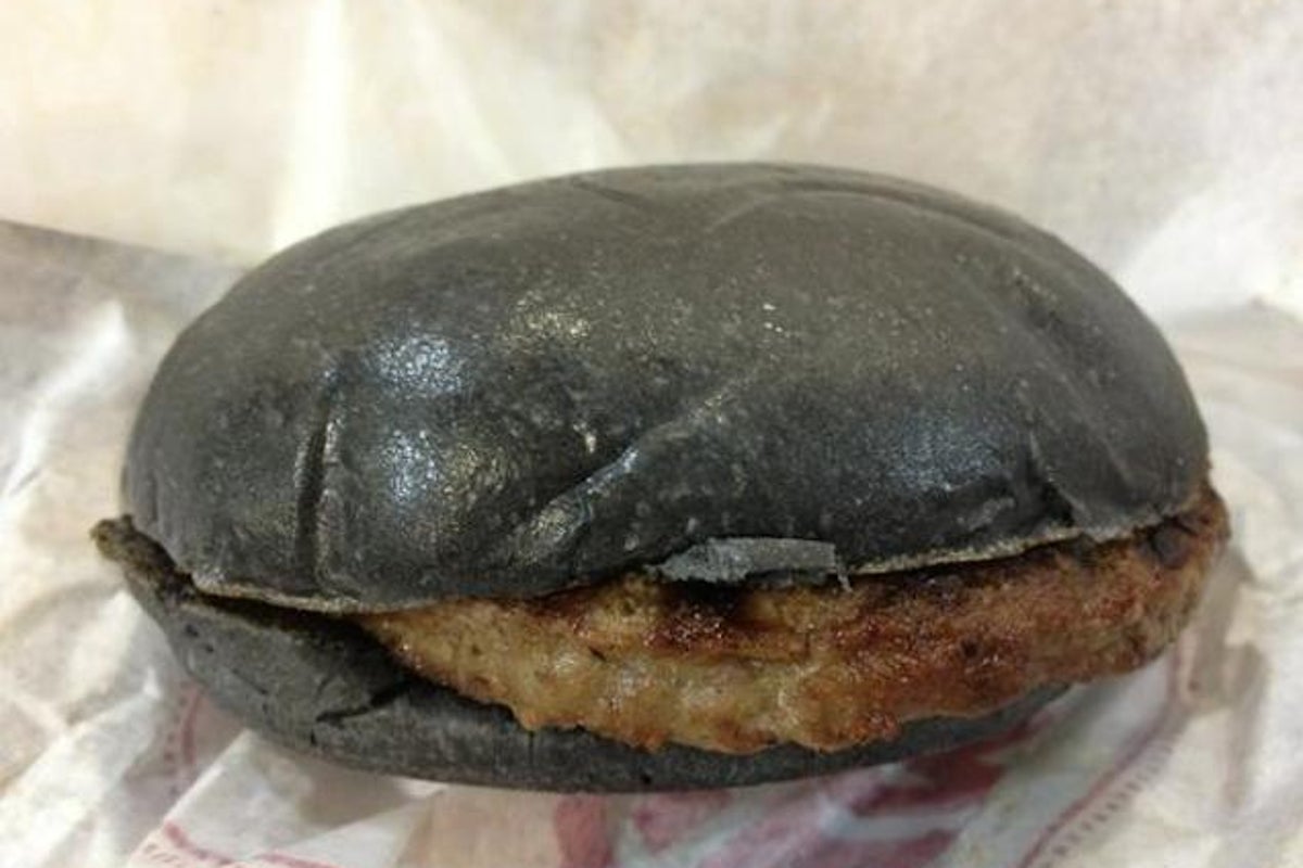 Burger King's black 'Kuro Burger' is harrowing in real life | The ...