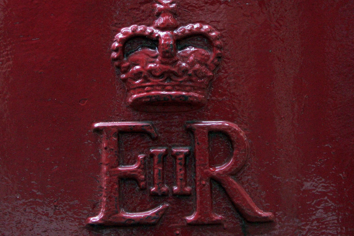 Queen’s centenarian letter-writing team forced to expand following huge ...