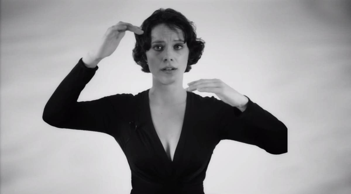 This woman singing multiple notes at once is a total 'I didn't even ...