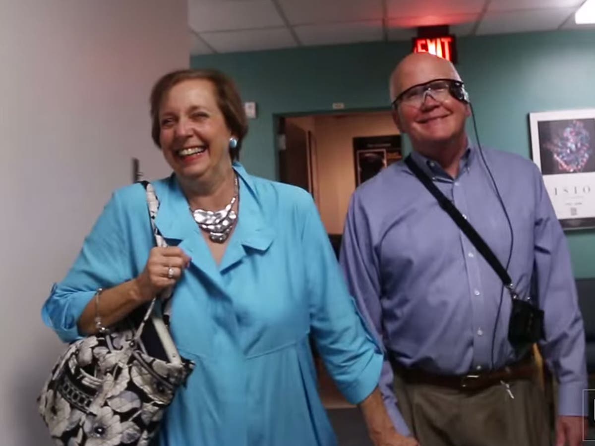 Watch the amazing moment a blind man 'sees' again for the first time in ...