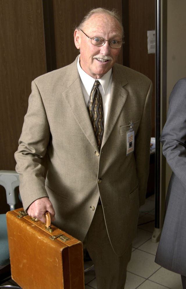 Michael Jackson prosecutor Tom Sneddon dead: Former district attorney ...