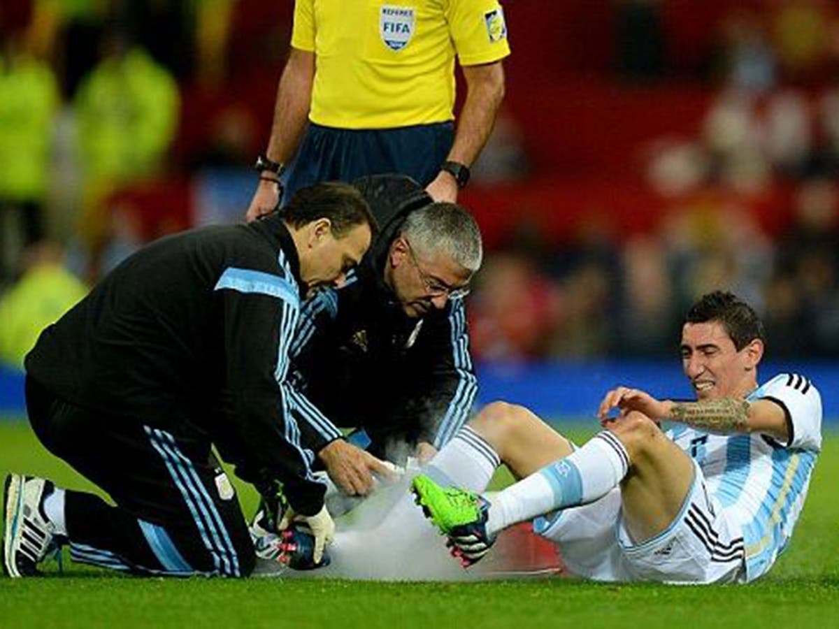 Angel Di Maria injury: Winger injured by Manchester United loanee Nani ...