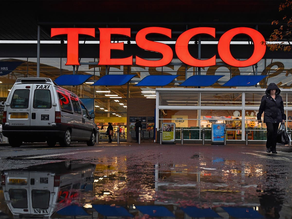 Tesco knife attack: Man who 'shouted white power slogans' arrested on ...