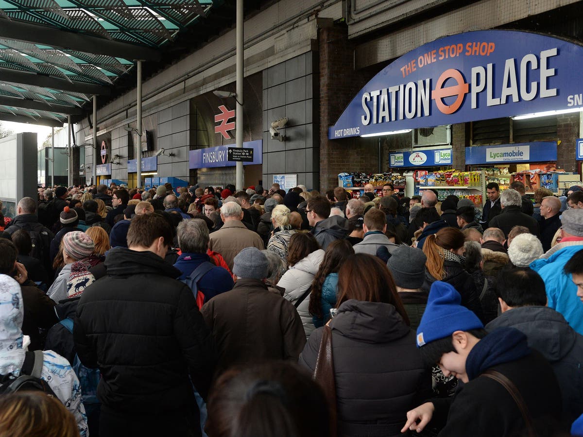 Watch the huge queue rail chaos caused at Finsbury Park | The ...